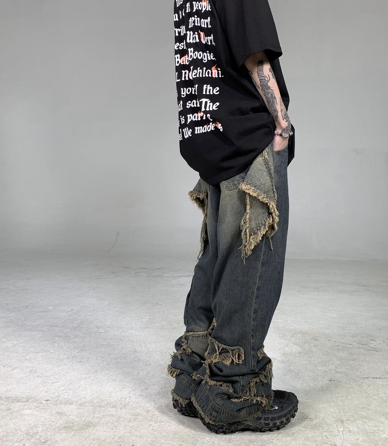 Pentagram Raw-edge Washed Denim Jeans WN1534 – WONDER NOAH