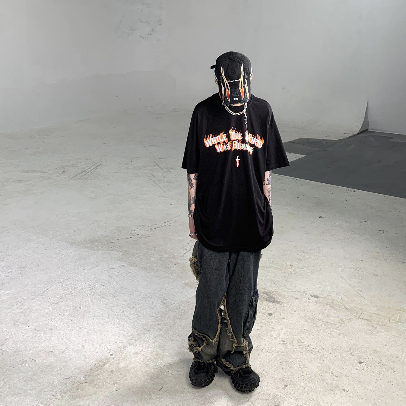 Pentagram Raw-edge Washed Denim Jeans WN1534 – WONDER NOAH